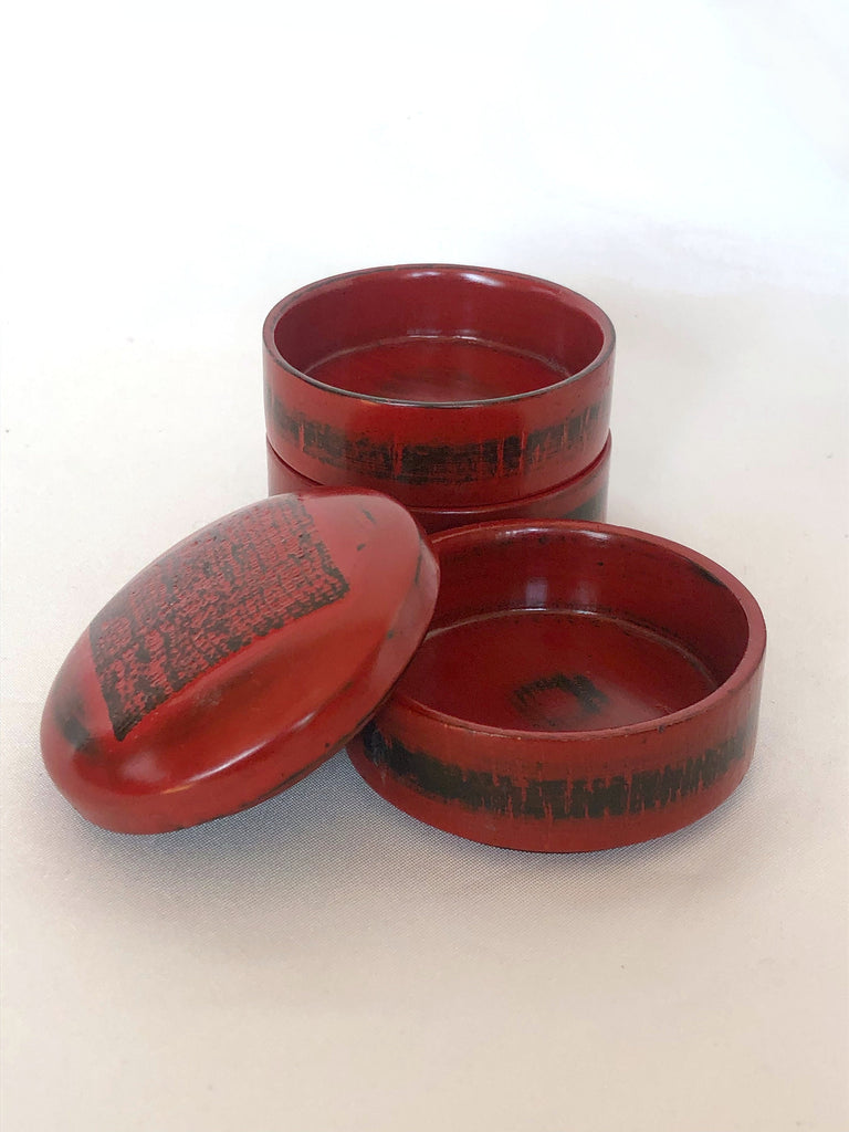 Japanese lacquerware - stackable set of miniature plates - red and bla ...